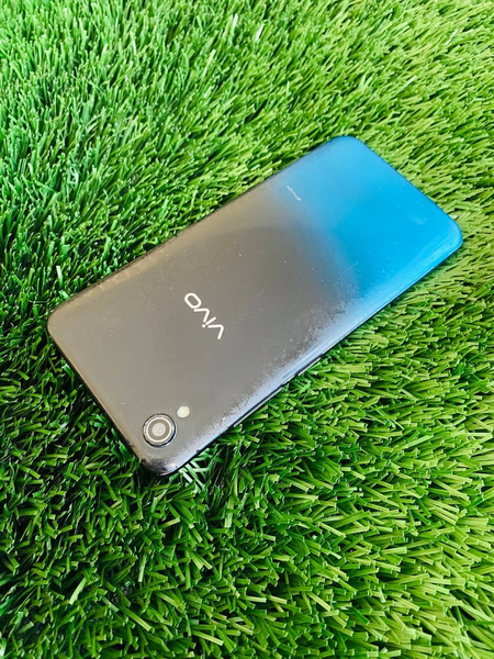 Vivo Y91C  sotiladi
