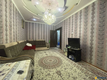В районе Юнусабад 10 квартале продается 2 ком квартира (J 2022)