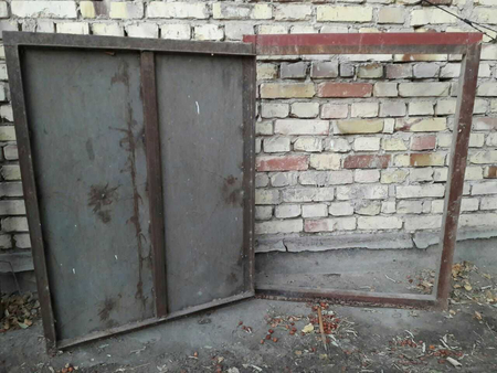 Продается железная дверь с рамой. Выполненная из цельного листа