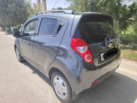 Chevrolet Spark 2022 mokriy asfalt