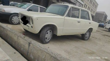 2101 moshina polni kraskadan chiqqan