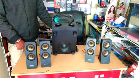 продам новый F&D F7700X/USB/Optical/Bluetooth/AUX/FM-радио/С ДОСТАВКОЙ