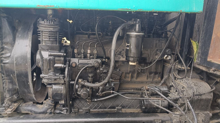 Ttz traktor sotiladi