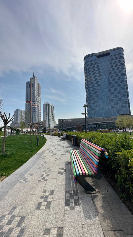 Продается коммерческое помещение на Nest One 92m2