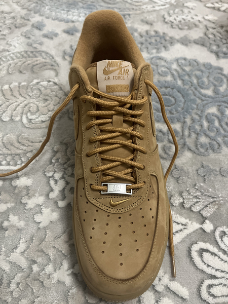 NIKE оригинал продается