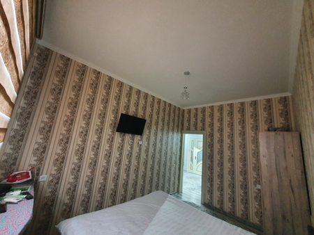5 mavzeda 2 xonali dom srochno sotiladi
