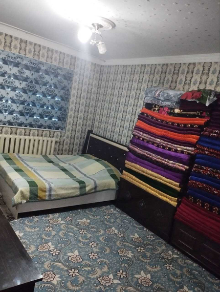 Uy sotiladi. Hamma sharoitlarga ega. Oluvchilar bo‘lsa yana kelishamiz