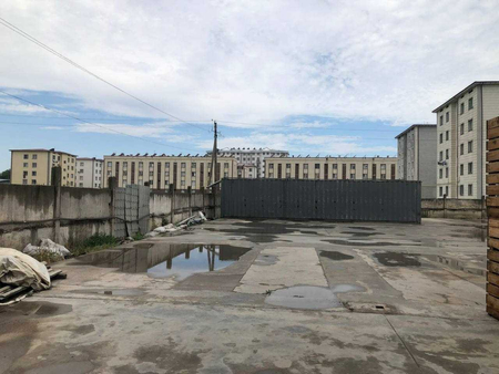 Продаётся земля в Уртачирчикском р-н 87сот под стро-во ЖК 7этажей (Э)