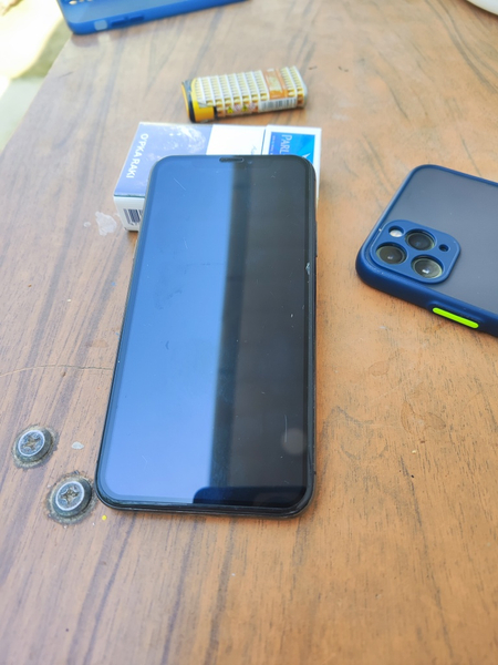 Iphone X sotilda 64 tali