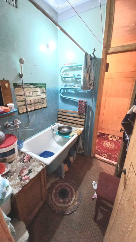 Продаётся 2/4/4 М Улугбекский р-н Ялангач м-в
