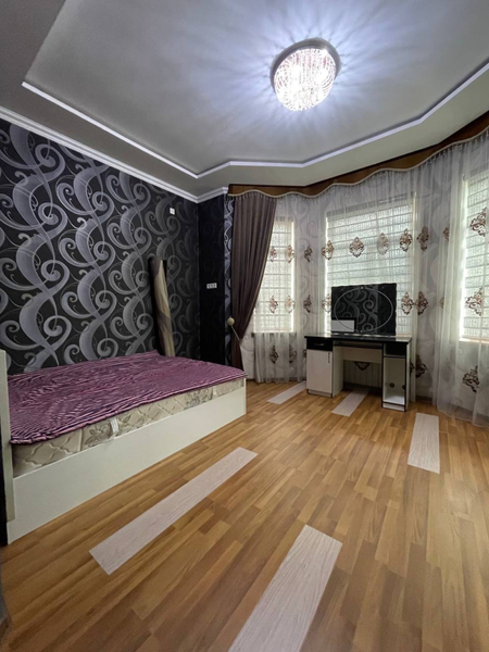 Срочно сдается Яккасарайский район шикарный больщой дом