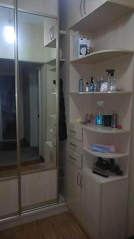 Срочно продаётся 3х переделанная в 4х ком квартира.