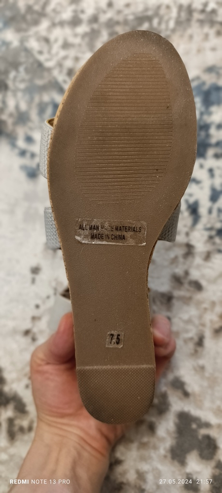 Продаются женские босоножки 39 Абу-Даби, возможно доставка, смс, зв, т
