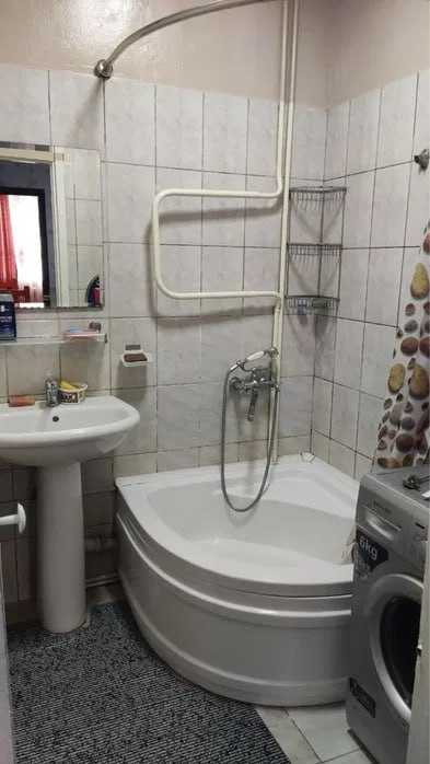 Срочно продаётся 3 комнатная квартира на перво этаже в центре