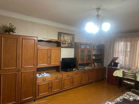 Продается своя 3х комнатная квартира в центре города Ахангаран