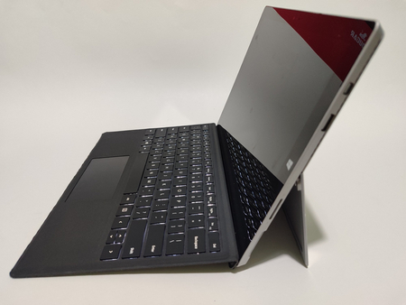Продается Microsoft Surface Pro 3 Sotiladi