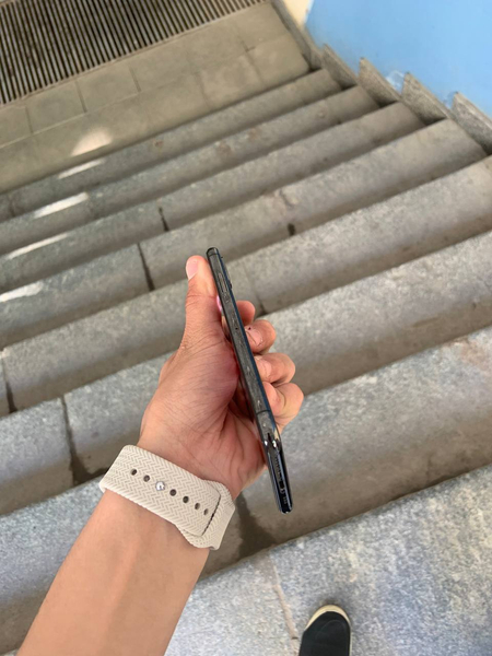 Iphone xs qora 64