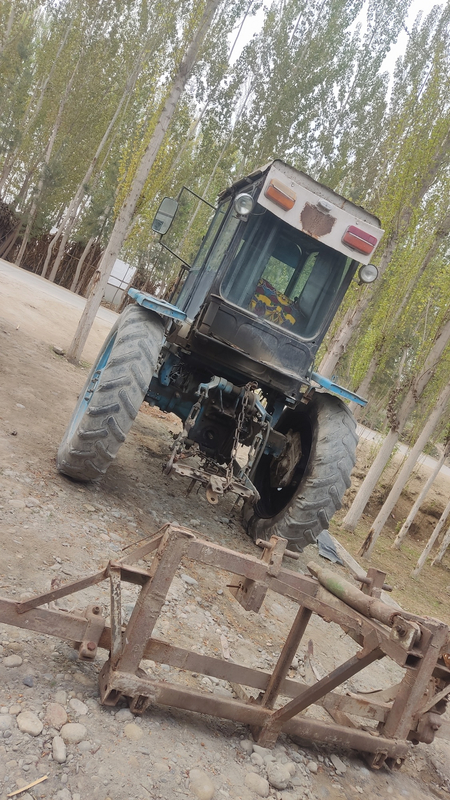 Traktor T28 sotiladi