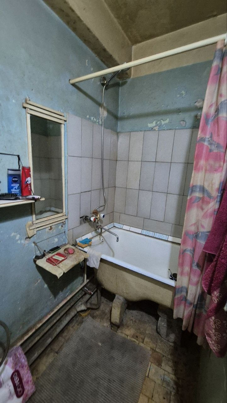 Универсам  1/3/4. 36м2.