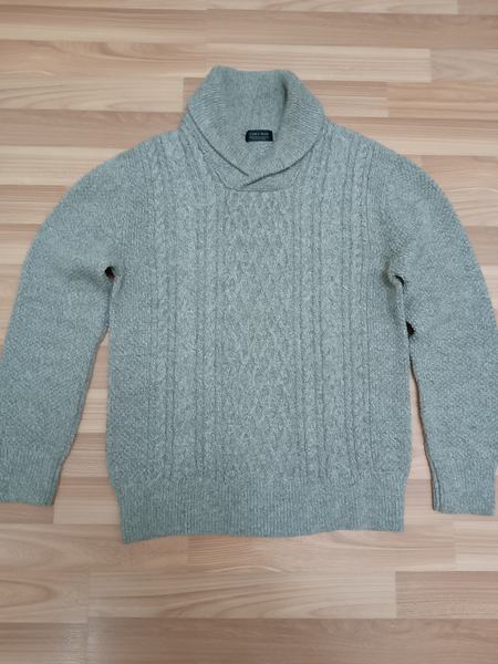 Свитер от фирмы ZARA