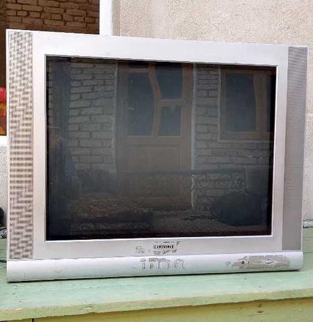 Televizor Roison 72\\\' + Tuner + TV postavka tezda sotiladi.
