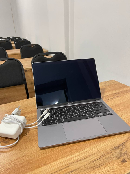 Macbook pro M2 2022