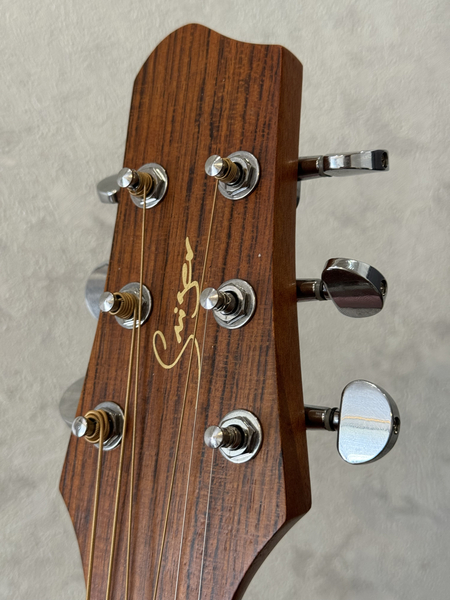 Yangi Gitara Sotiladi