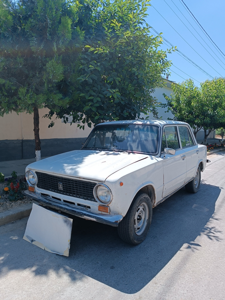 ВАЗ 2101 сотилади