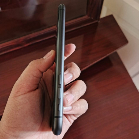 IPHONE 11 GB 64.