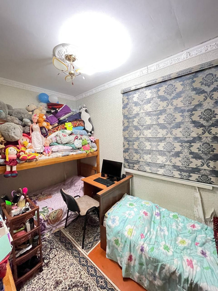 Ттз- Ахмад югнакий продается квартира 4/5/5 балкон 2×6