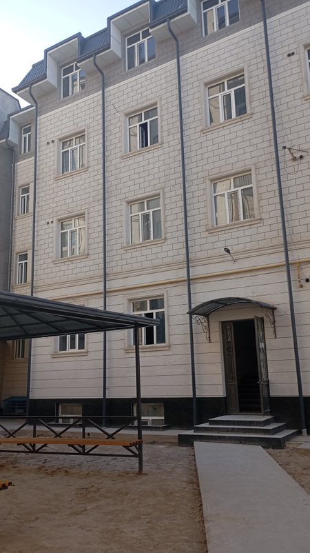 Продается дуплекс на 1 этаже 4 этажного дома.Тошкент район