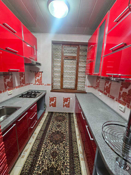 3 xonali 85m² 2-qavat sotiladi