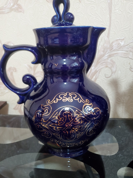 Чайник и кофейник.
