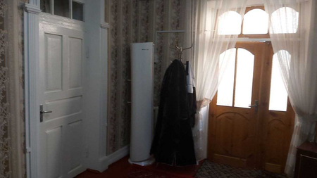 Qarshi shahar markazidan xovli sotiladi