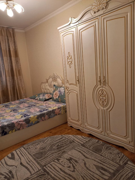 Проспект Бунёдкор , сдаётся 3комнтная евро квартира/ Метро Новза .