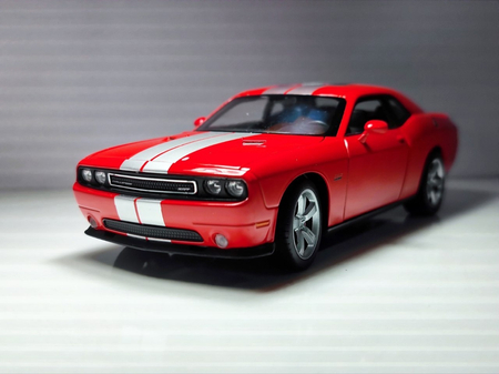 Dodge Challenger SRT оригинал железная машинка - Доставка