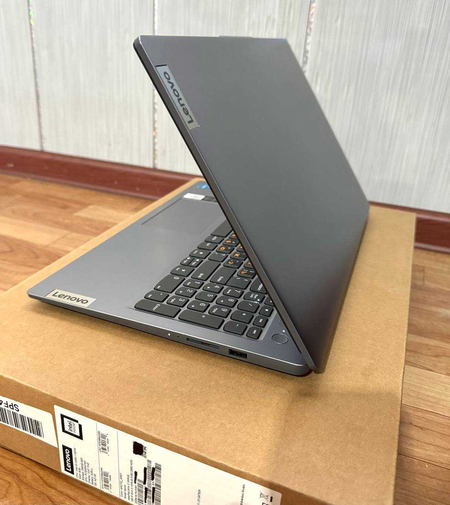 Lenovo intel i3-1305U  - 1.6GHz