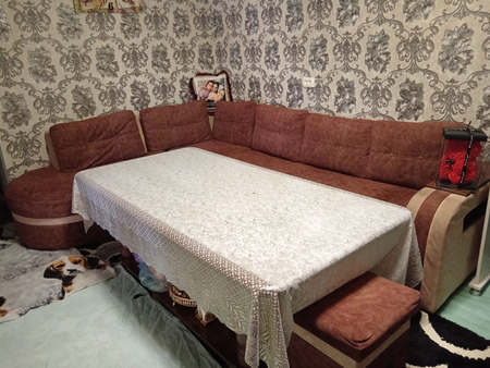 Уголок Б/У в среднем состояние