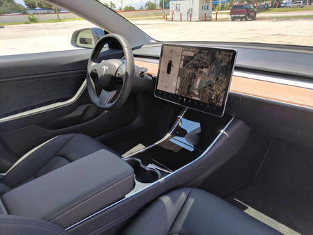 Skidka !Tesla Model 3