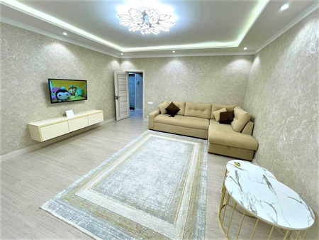 Ойбек метро 3 ком с ремонтом 1300у.е