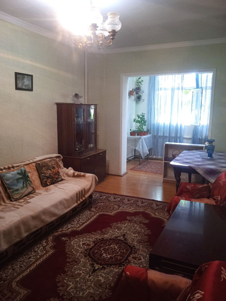 Продаётся квартира в Янгийуле