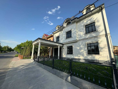 Очень лучший и современный дом на Центре Луначарского с 4 сотками