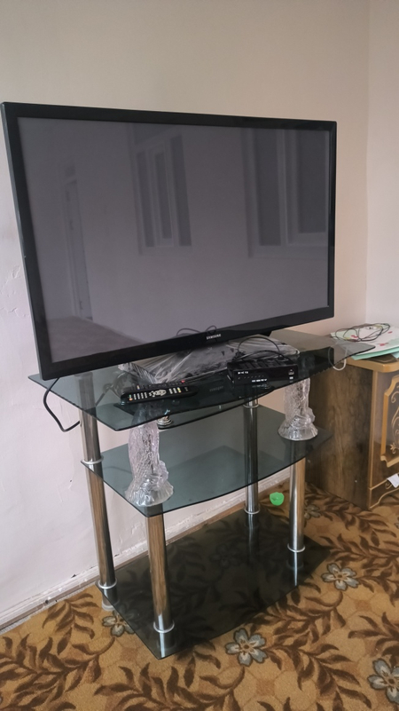 Samsung orginal televizor 43 tali