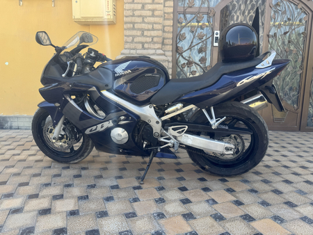 Honda cbr f4i самый легендарный и мощный мотоцикл всех времён!