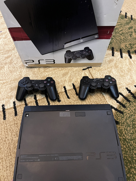 Ps 3 slim  Состояние идеальное  1 шт жостик новий
