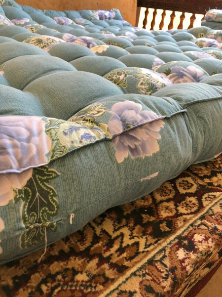 Ko'rpa to'shak (tushak), matras, yostiq