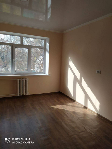Продам  бывшее общежитии  в яккасарайском район 1 комната е