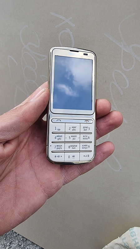Nokia c 3 01 gold.