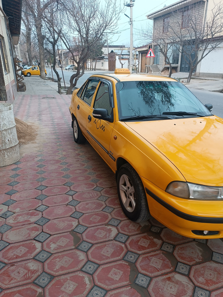 Автомашина нексия