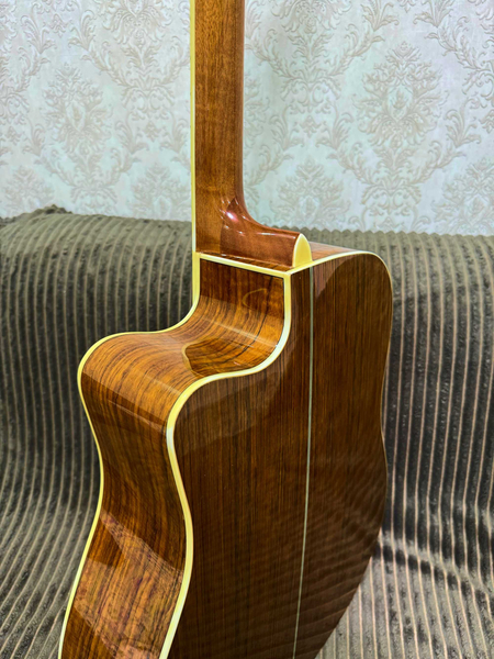 Продаю акустическую гитару Oriental Cherry!  Gitara sotmoqchiman!